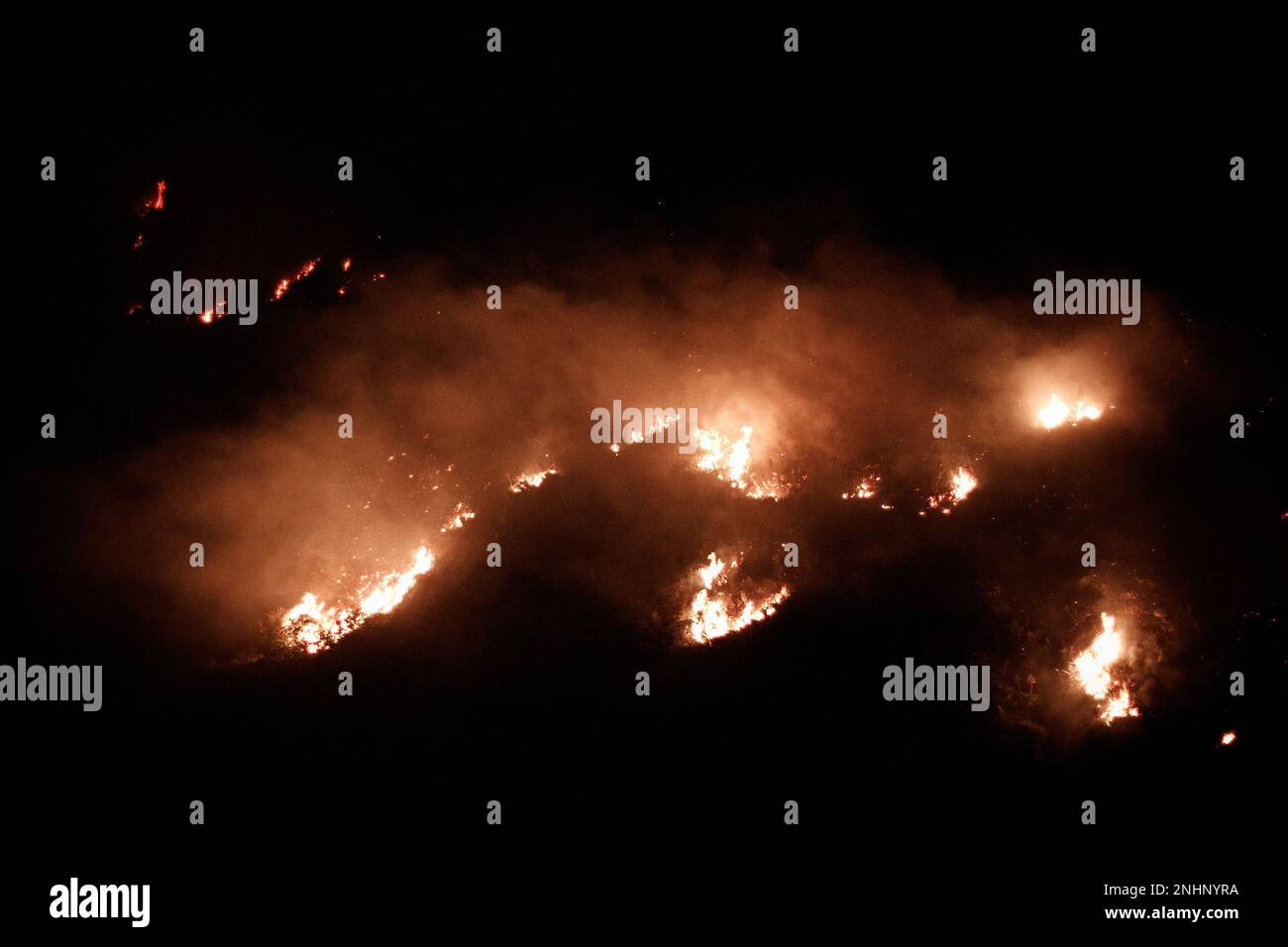 RJ - Rio de Janeiro - 12/02/2022 - RIO, FIRE AT MORRO DOS CABRITOS - A ...