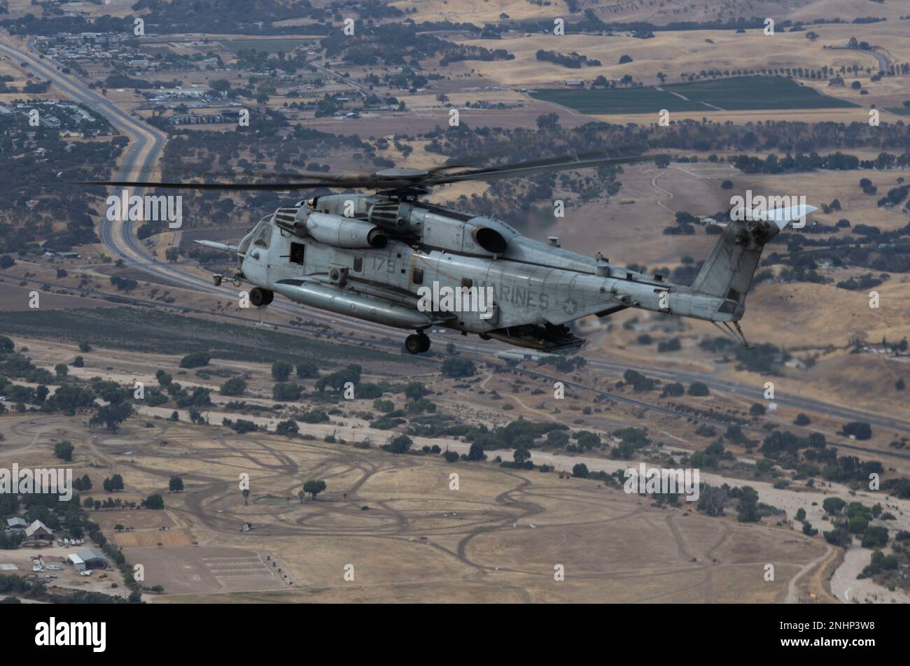 A CH-53E Super Stallion from Marine Heavy Helicopter Squadron 465 ...