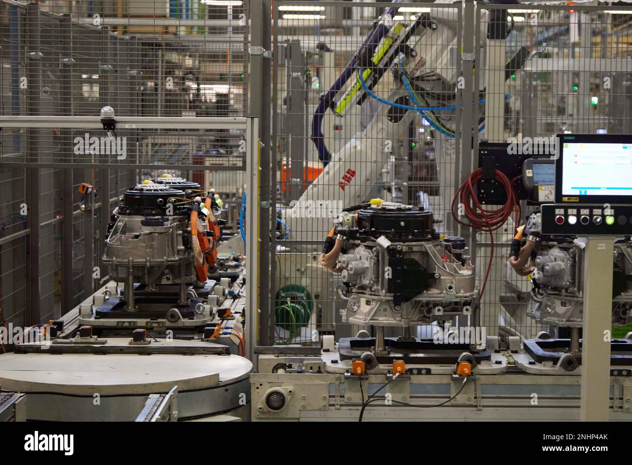 Detail of the robotic arm during the visit to the Re-Factory project ...