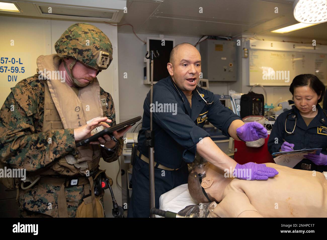 220801-N-IL330-1049 PACIFIC OCEAN (Aug. 1, 2022) – Senior Chief ...