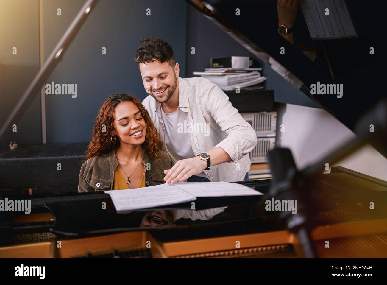 Couple of young musicians hi-res stock photography and images - Alamy