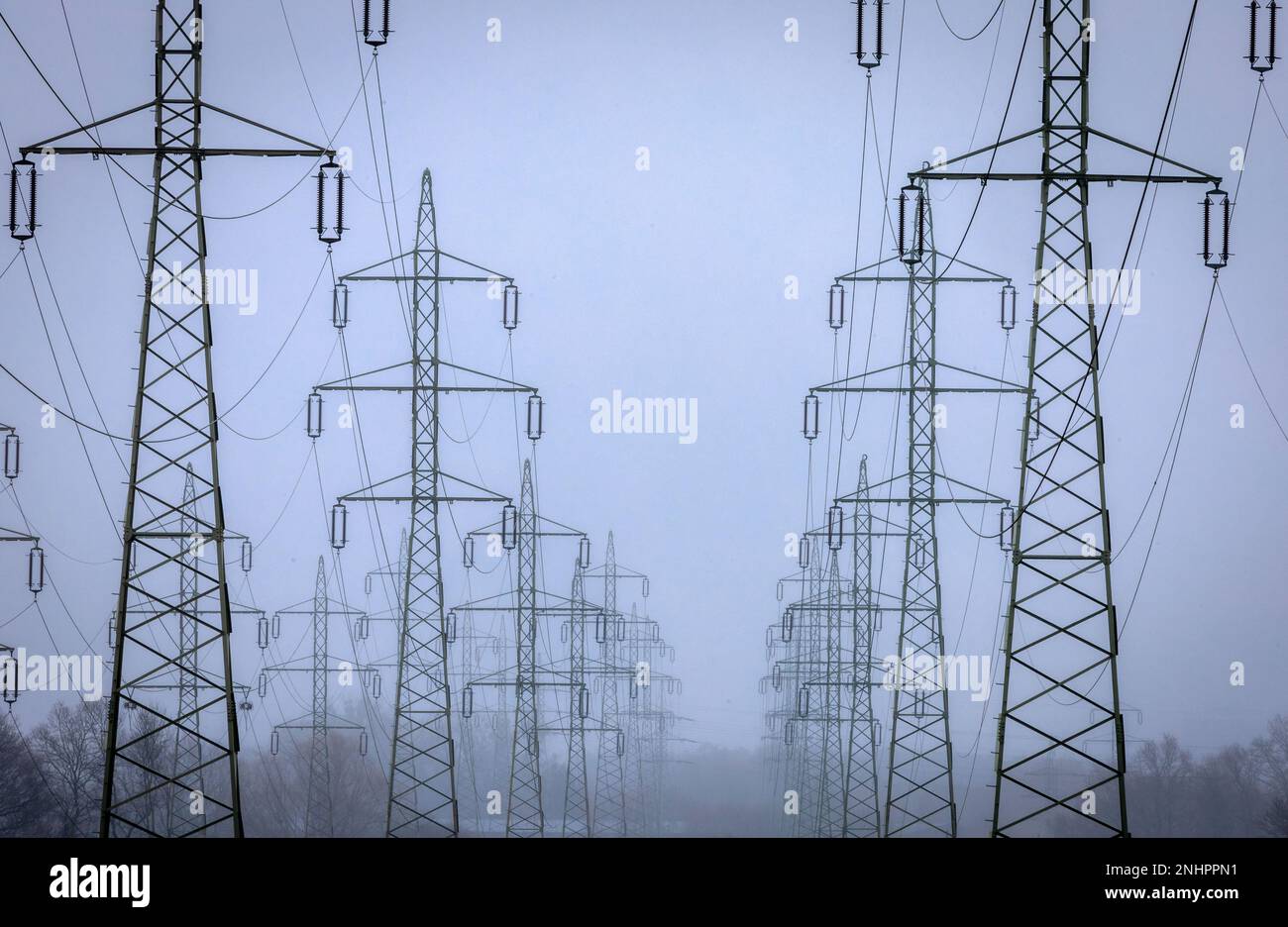 Electricity grid operators hi-res stock photography and images - Alamy