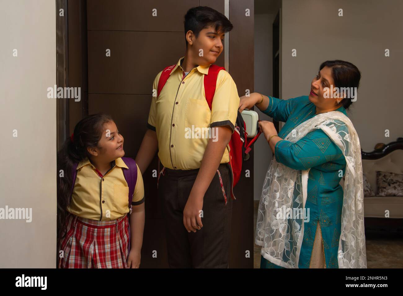 Boy school uniform 13 years hi-res stock photography and images - Alamy