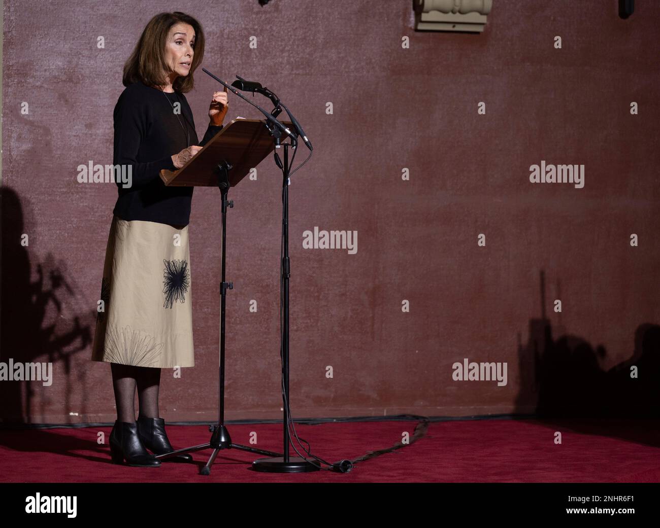 The singer Ana Belén speaks during the tribute to the writer Almudena ...
