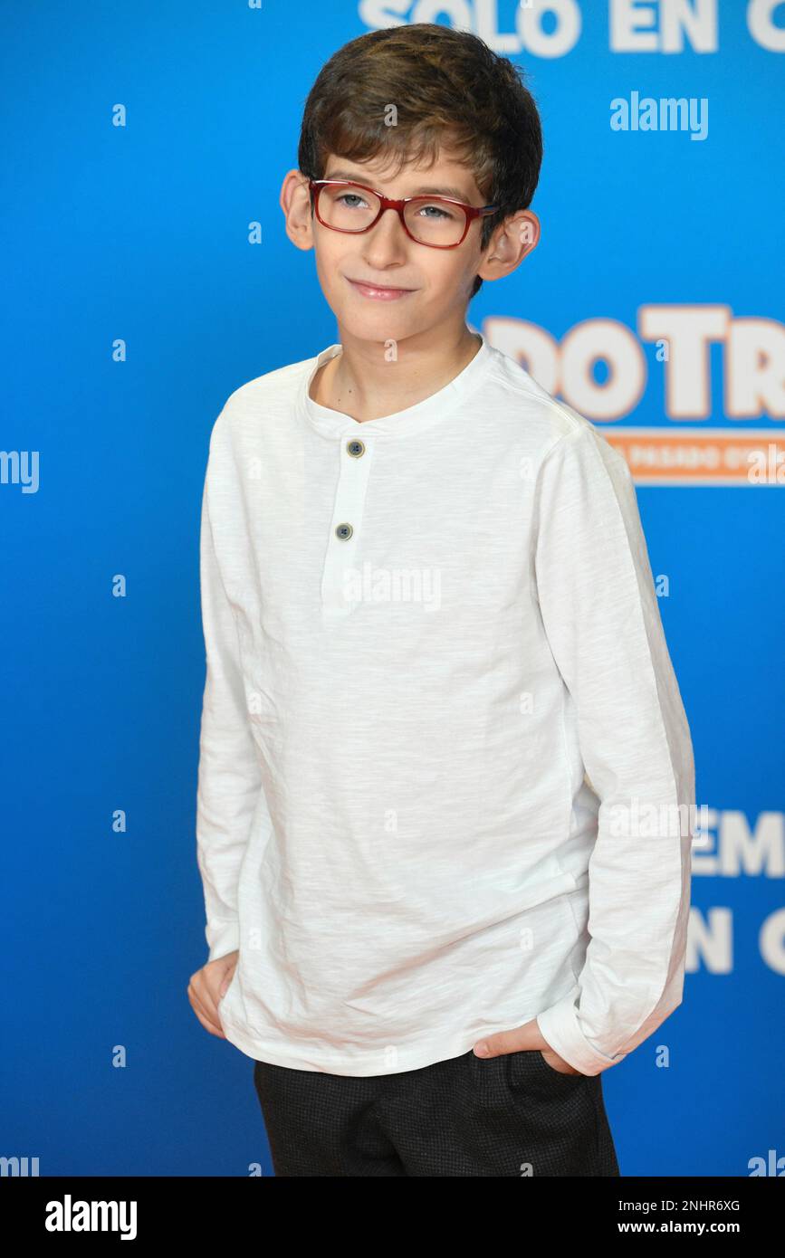 Actor Hugo Simon poses at the photocall of the movie 'A todo tren 2 ...