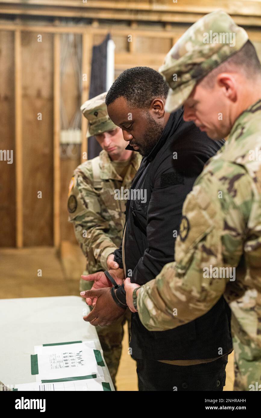 Soldiers with 290th Military Police Brigade conduct detainee operations ...