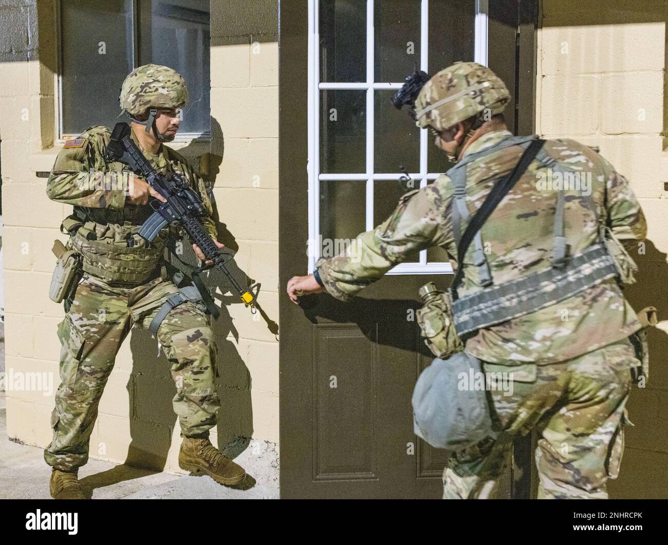 Soldiers with 290th Military Police Brigade conduct base security ...
