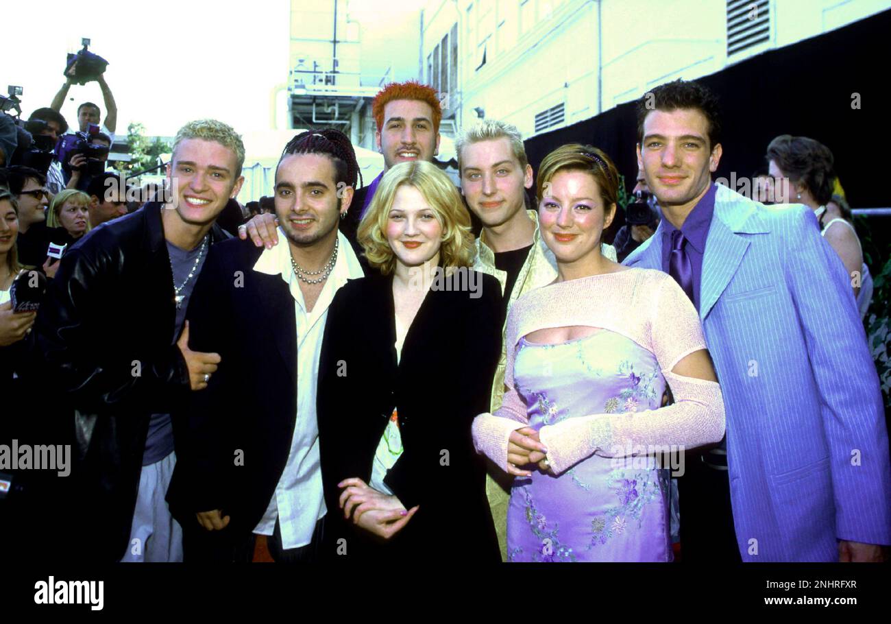 Drew Barrymore, N-SYNC & Sarah McLauflan at the Blockbuster Awards in ...
