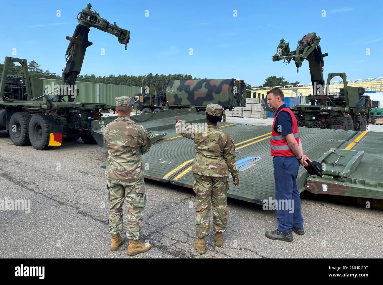 Target field bridge hi-res stock photography and images - Alamy