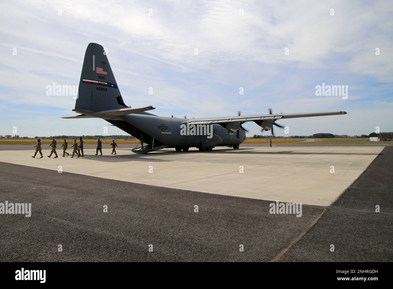 U.S. Army Garrison Benelux Soldiers and Airmen with the 424th Air Base ...