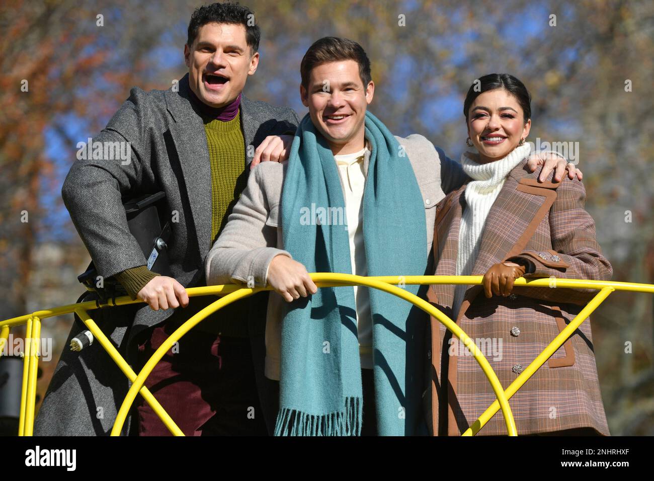 Photo by: NDZ/STAR MAX/IPx 2022 11/24/22 Flula Borg, Adam DeVine and ...