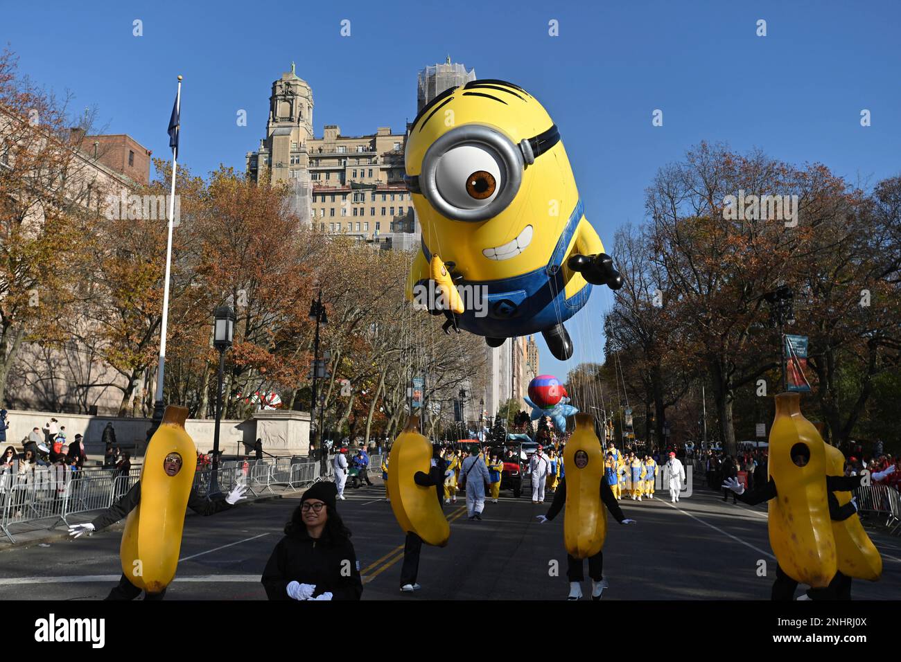 Photo by: NDZ/STAR MAX/IPx 2022 11/24/22 Stuart the Minion balloon at ...