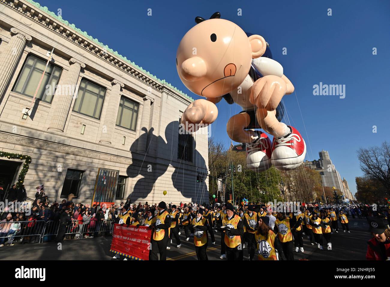 Photo by: NDZ/STAR MAX/IPx 2022 11/24/22 Diary of a Wimpy Kid balloon ...