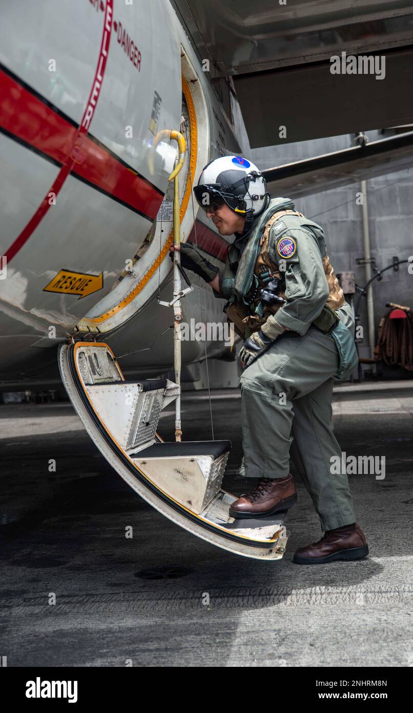 220802-N-DW158-1066 PHILIPPINE SEA (Aug. 2, 2022) Capt. Fred Goldhammer ...