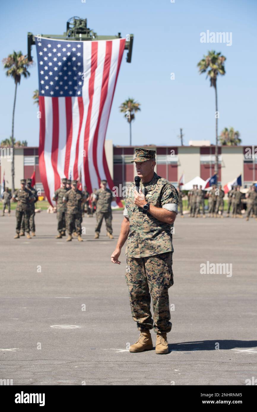 U.S. Marine Corps Lt. Gen. George W. Smith Jr., command general, I ...
