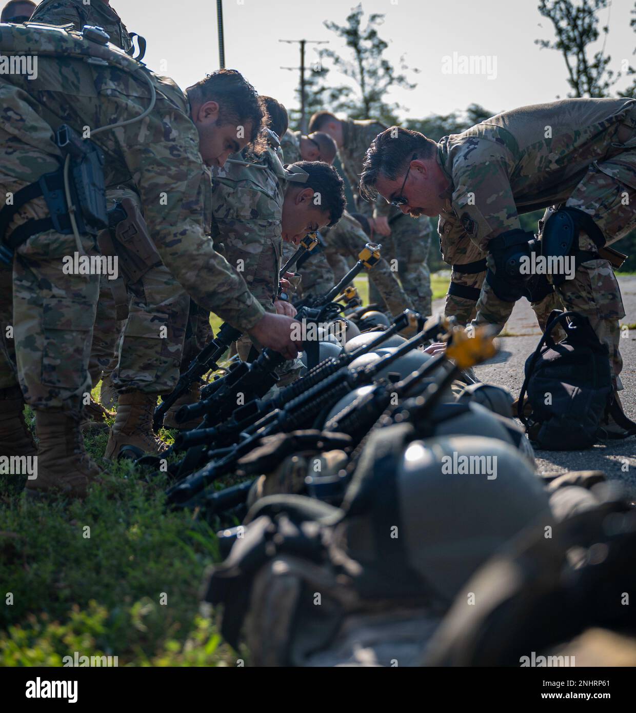 U s air force airmen lay hi-res stock photography and images - Alamy