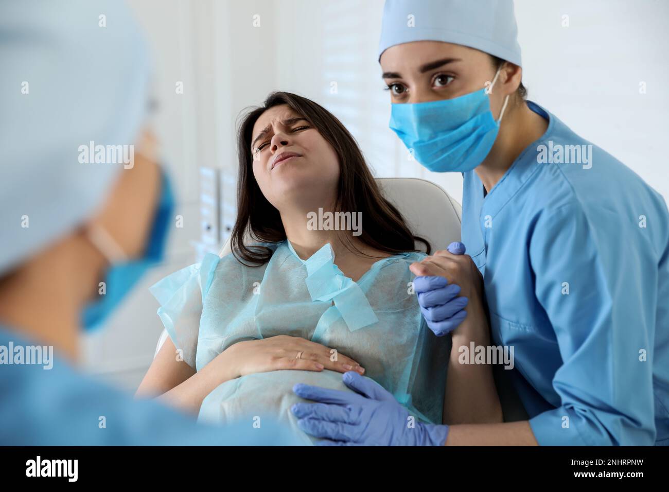Woman giving birth hospital hi-res stock photography and images - Alamy