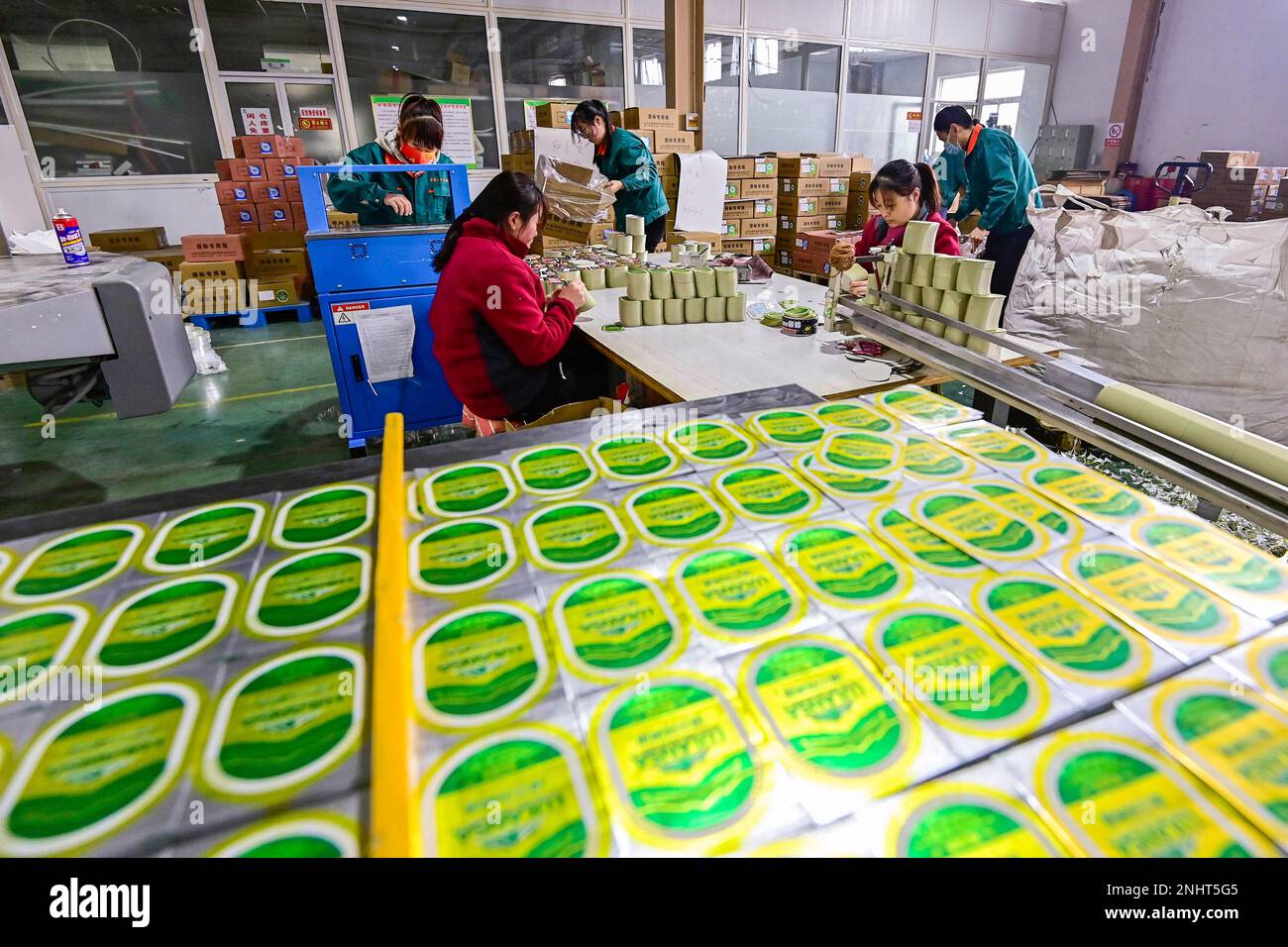 Printing and packaging factory hi-res stock photography and images - Alamy