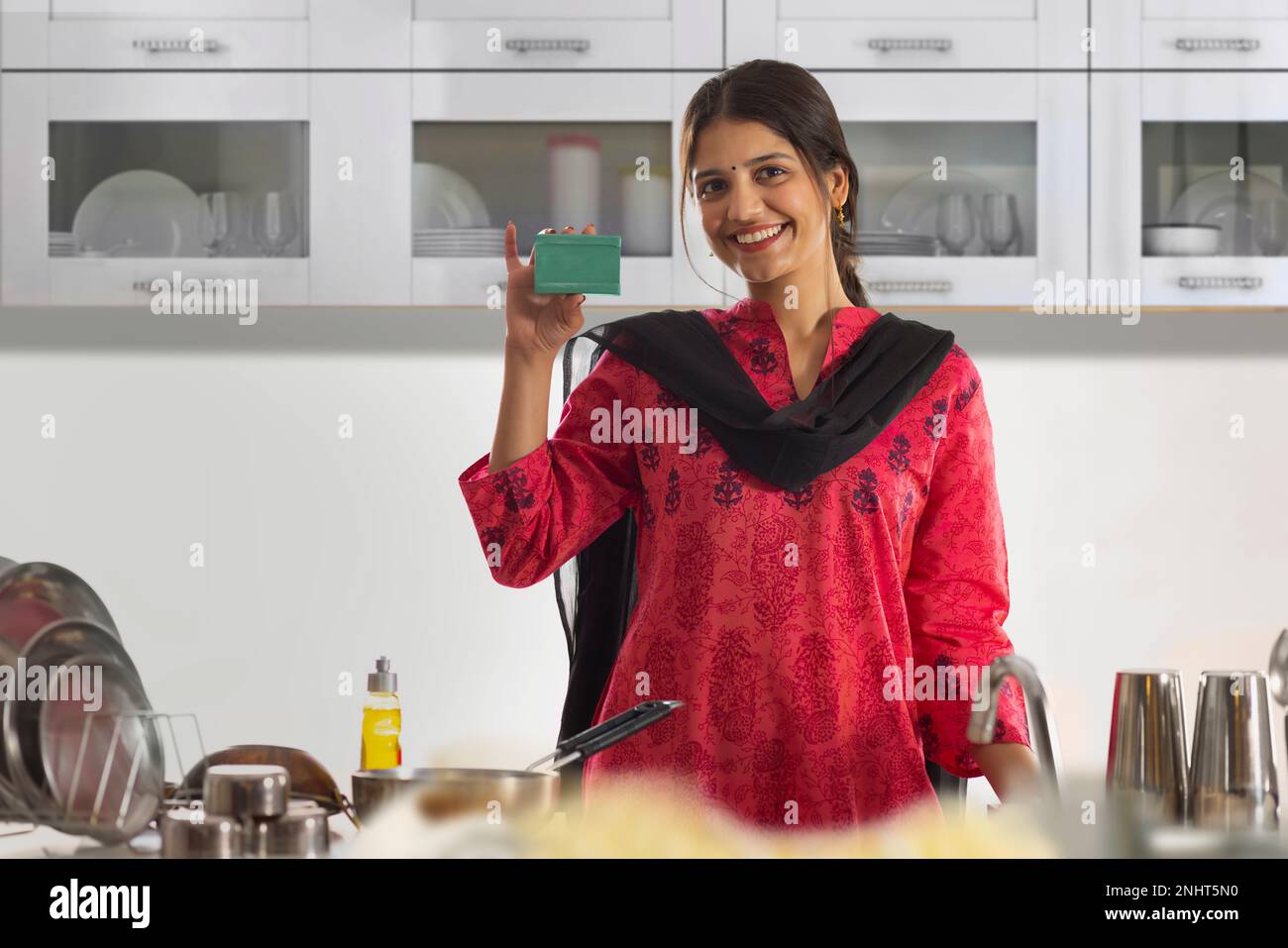 Dishwash bar hi-res stock photography and images - Alamy