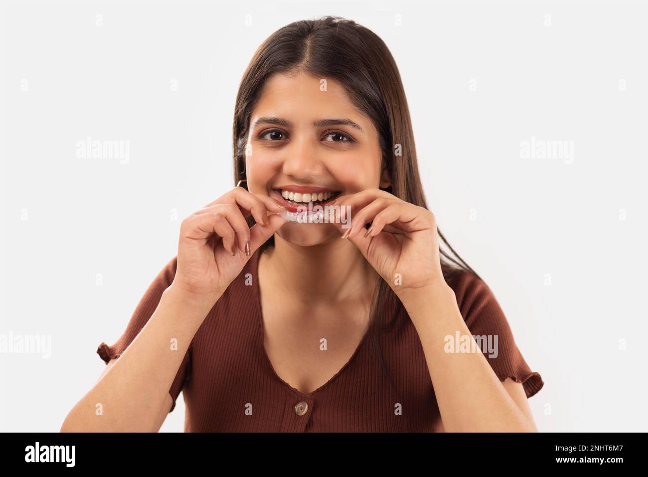 Woman of colour with white teeth hi-res stock photography and images ...