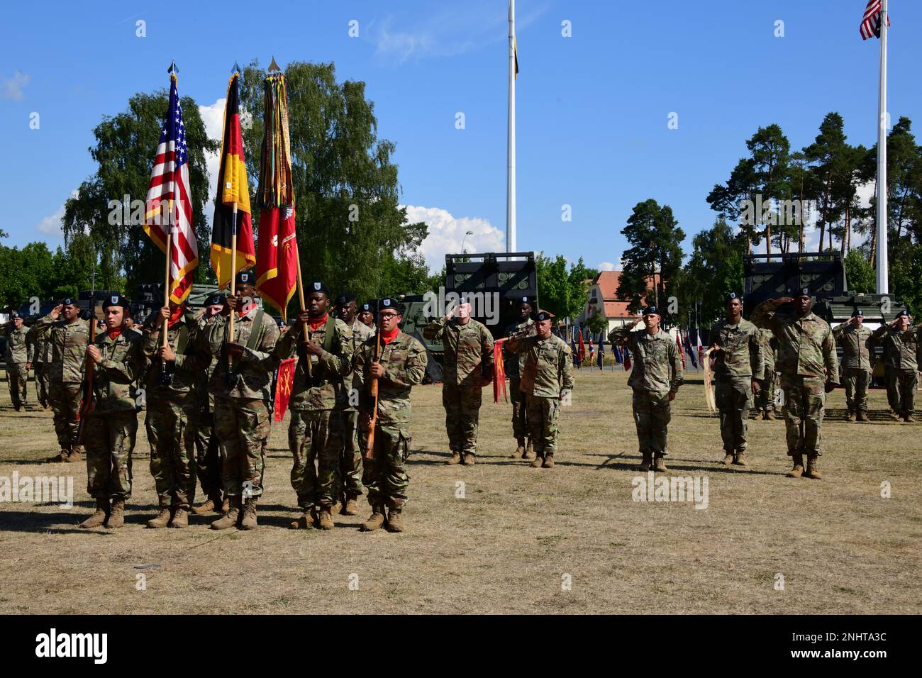 U.S. Soldiers assigned to 1st Battalion 77th Field Artillery Regiment ...