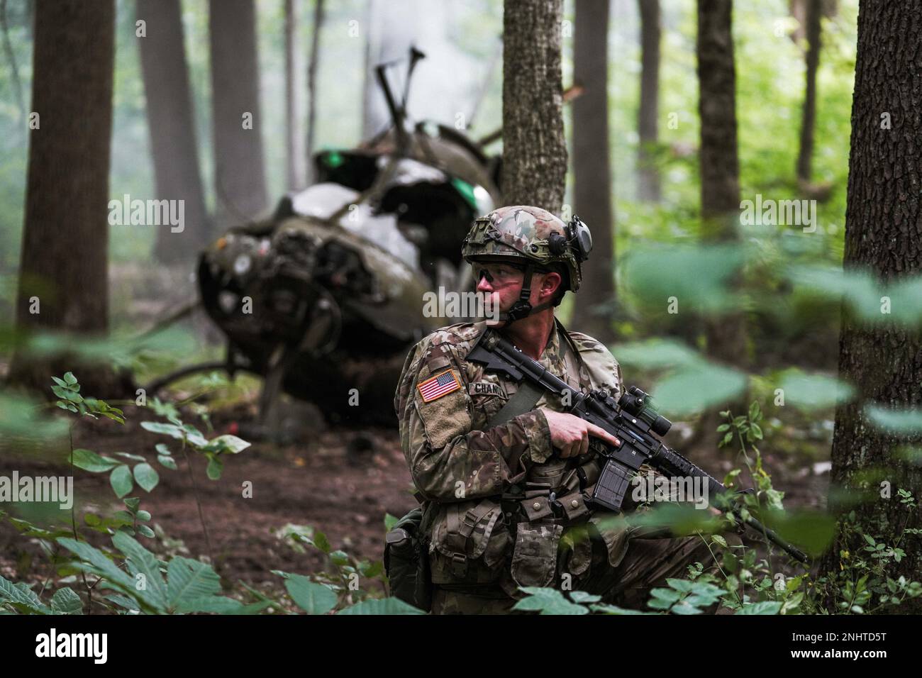Infantrymen with Company B. 1st Battalion 151st Infantry Regiment ...