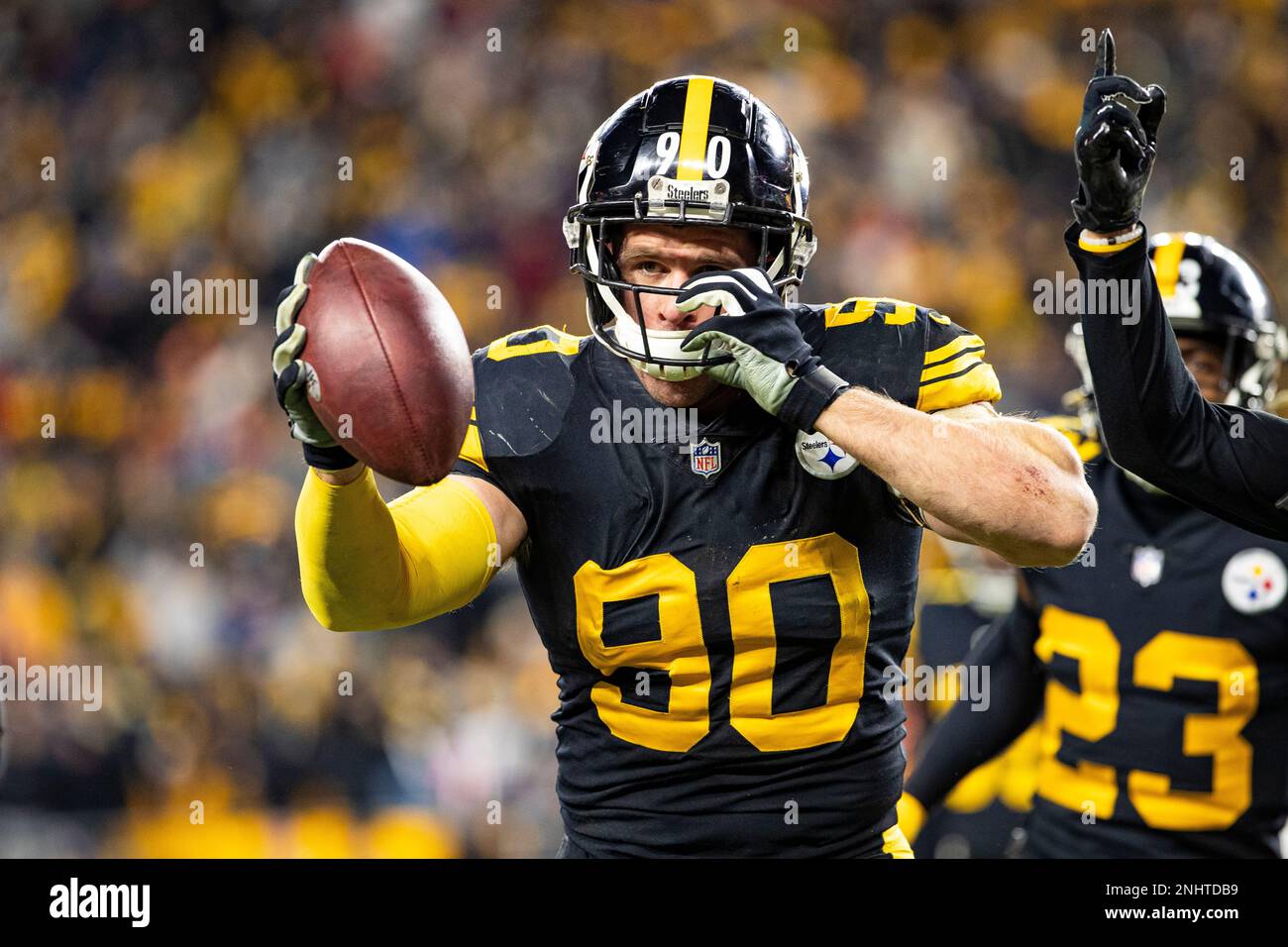 PITTSBURGH, PA - NOVEMBER 20: Pittsburgh Steelers linebacker T.J. Watt ...