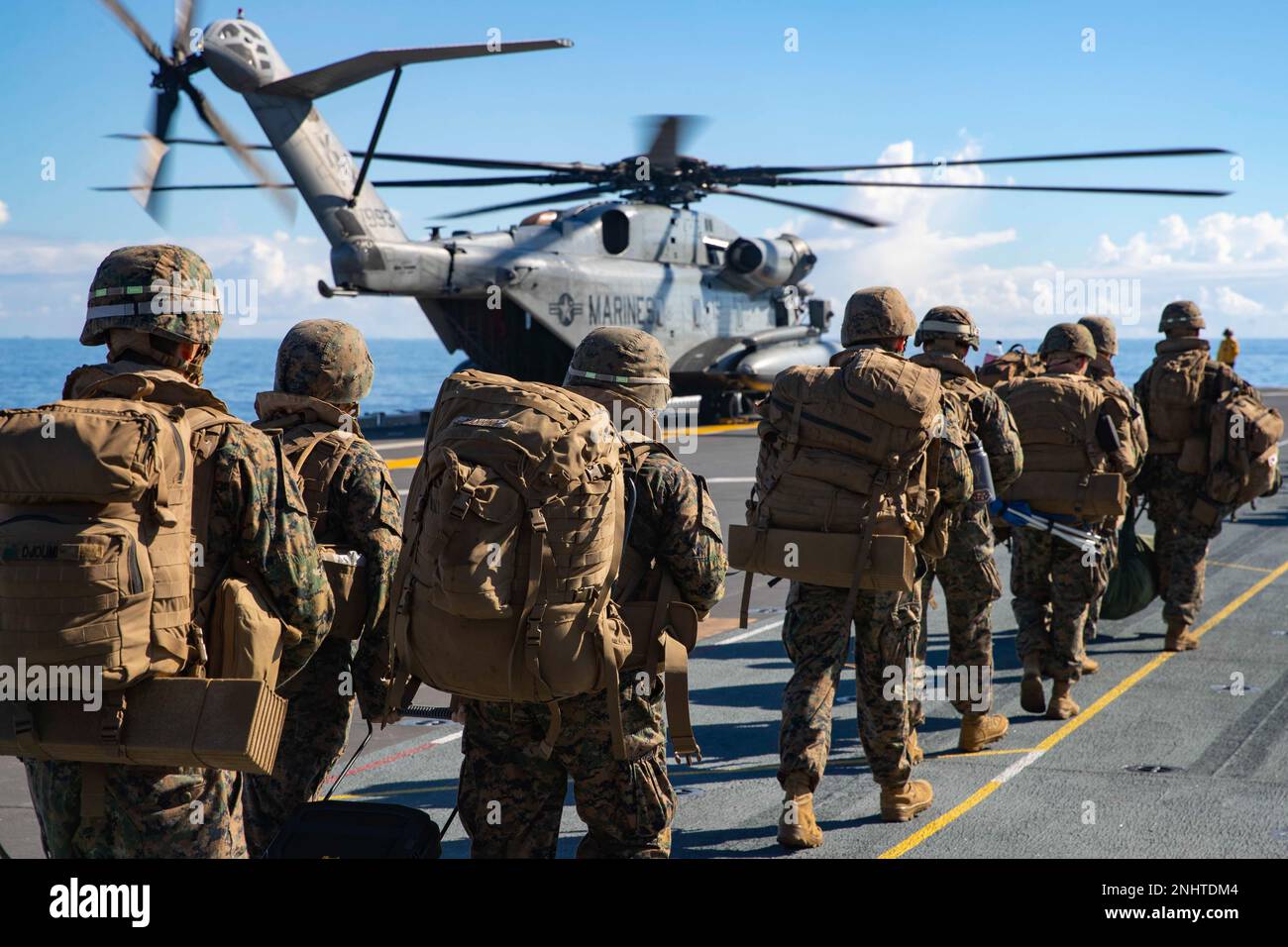220803-N-VJ326-4287 PACIFIC OCEAN (Aug. 3, 2022) – U.S. Marines ...
