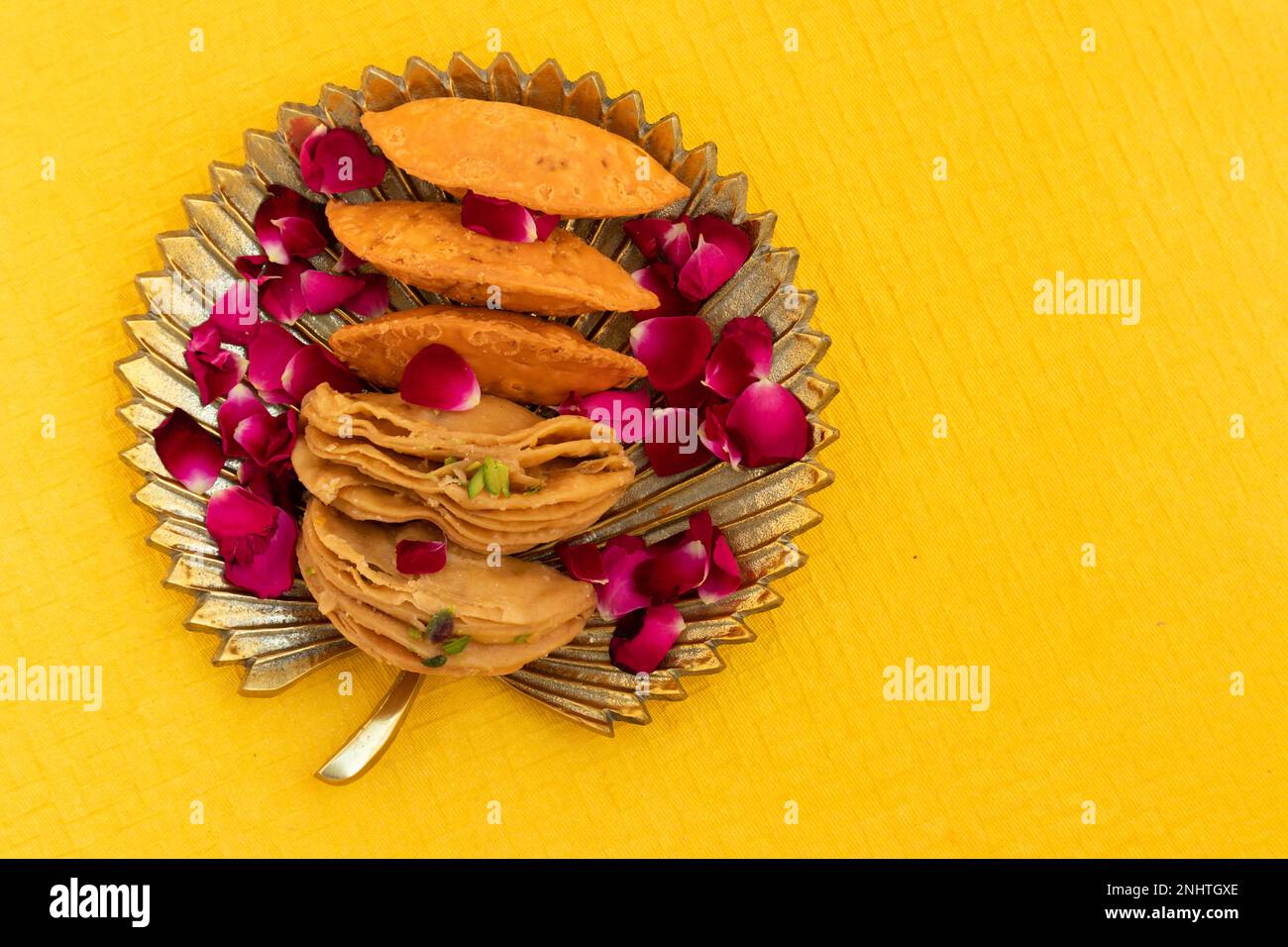 Sindhi Gujia And Namkeen Gujiya Also Called Pirukiya, Pirukia, Pedakiya ...