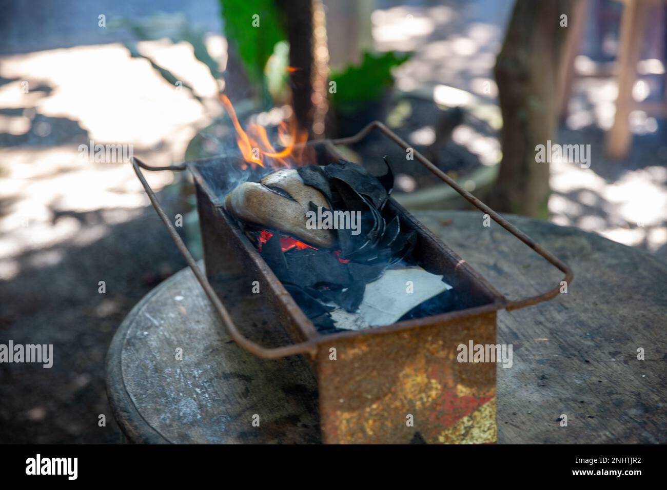 Coconut grill hi-res stock photography and images - Alamy