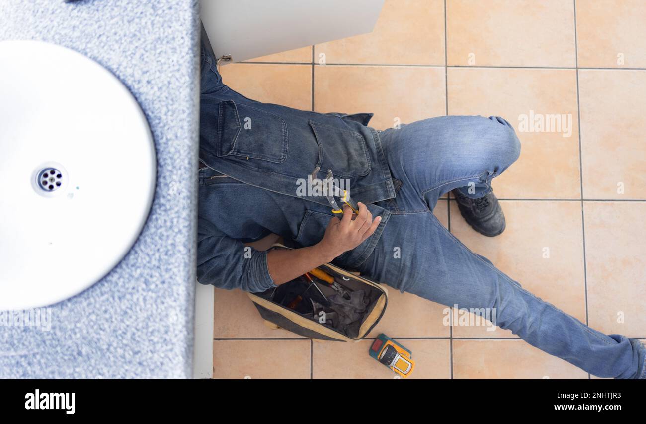 Body builder male legs hi-res stock photography and images - Alamy