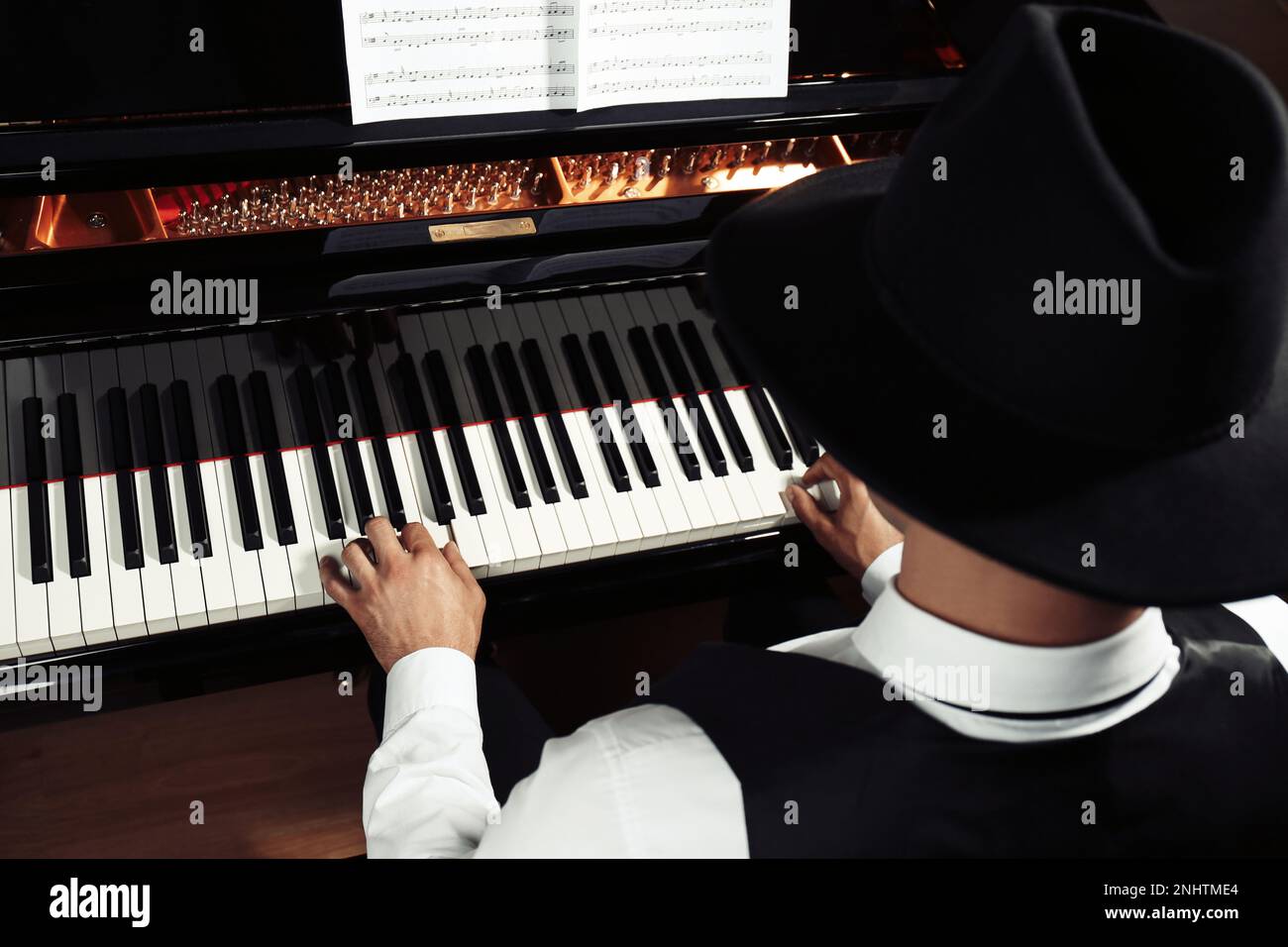 Piano above view hi-res stock photography and images - Alamy