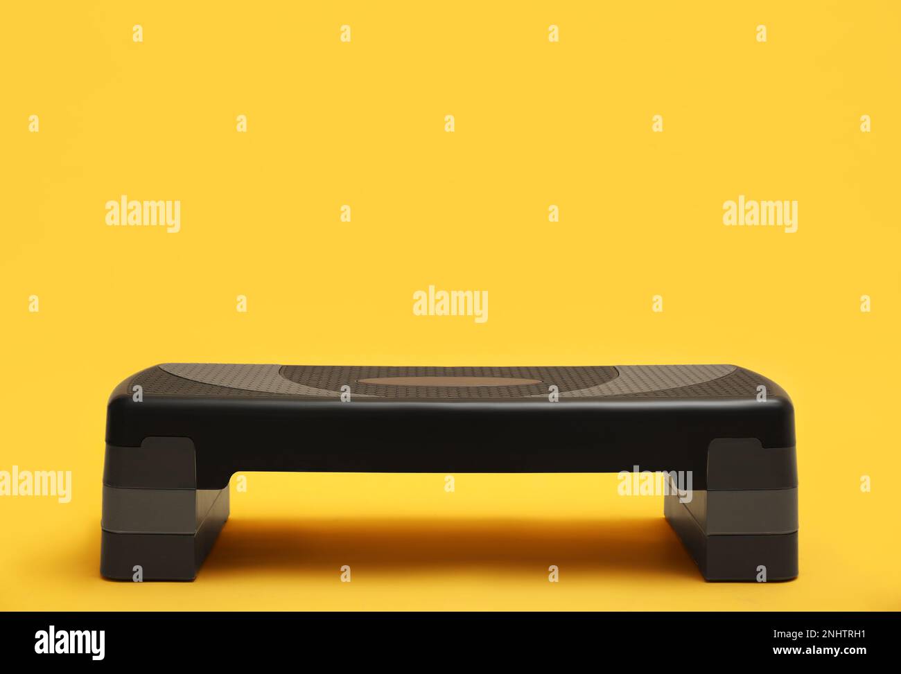 Yellow bench on platform hi-res stock photography and images - Alamy