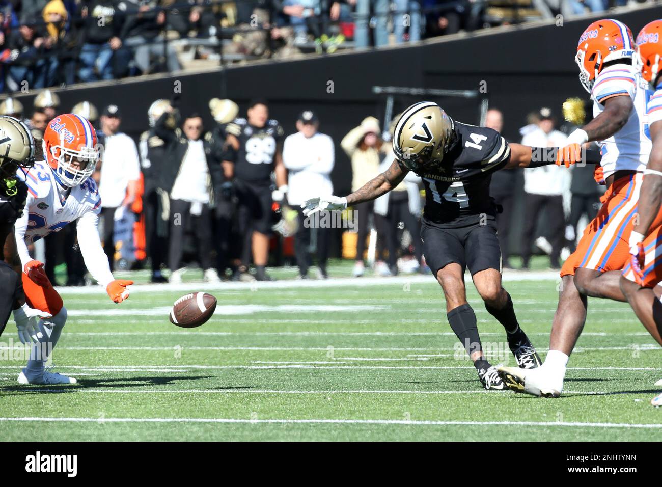 NASHVILLE, VA - NOVEMBER 19: Vanderbilt Commodores wide receiver Will ...