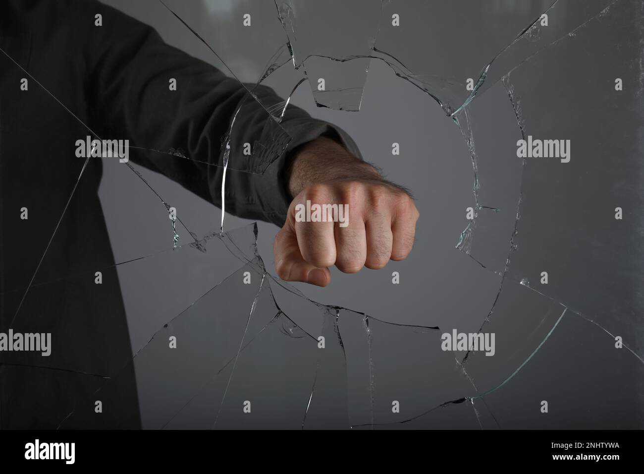 Breaking windshield hi-res stock photography and images - Alamy