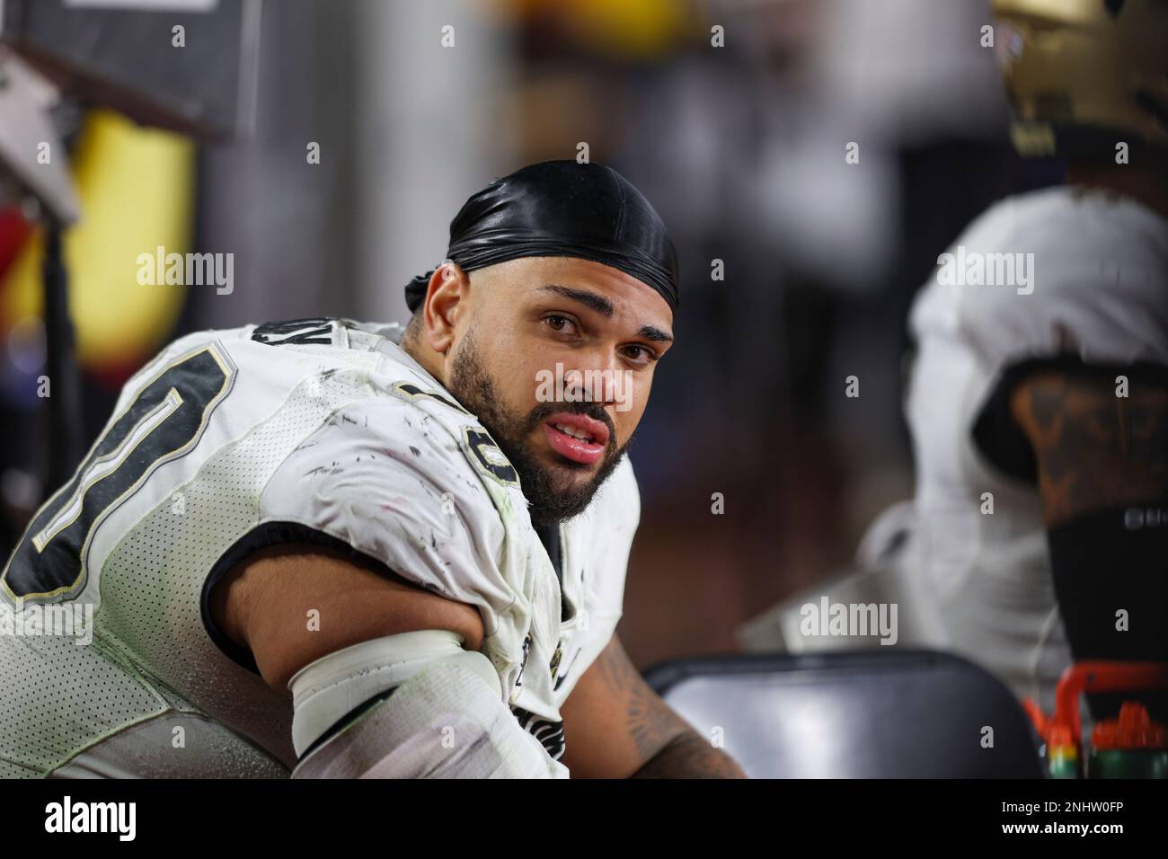 LOS ANGELES, CA - NOVEMBER 11: Colorado Buffaloes offensive lineman ...