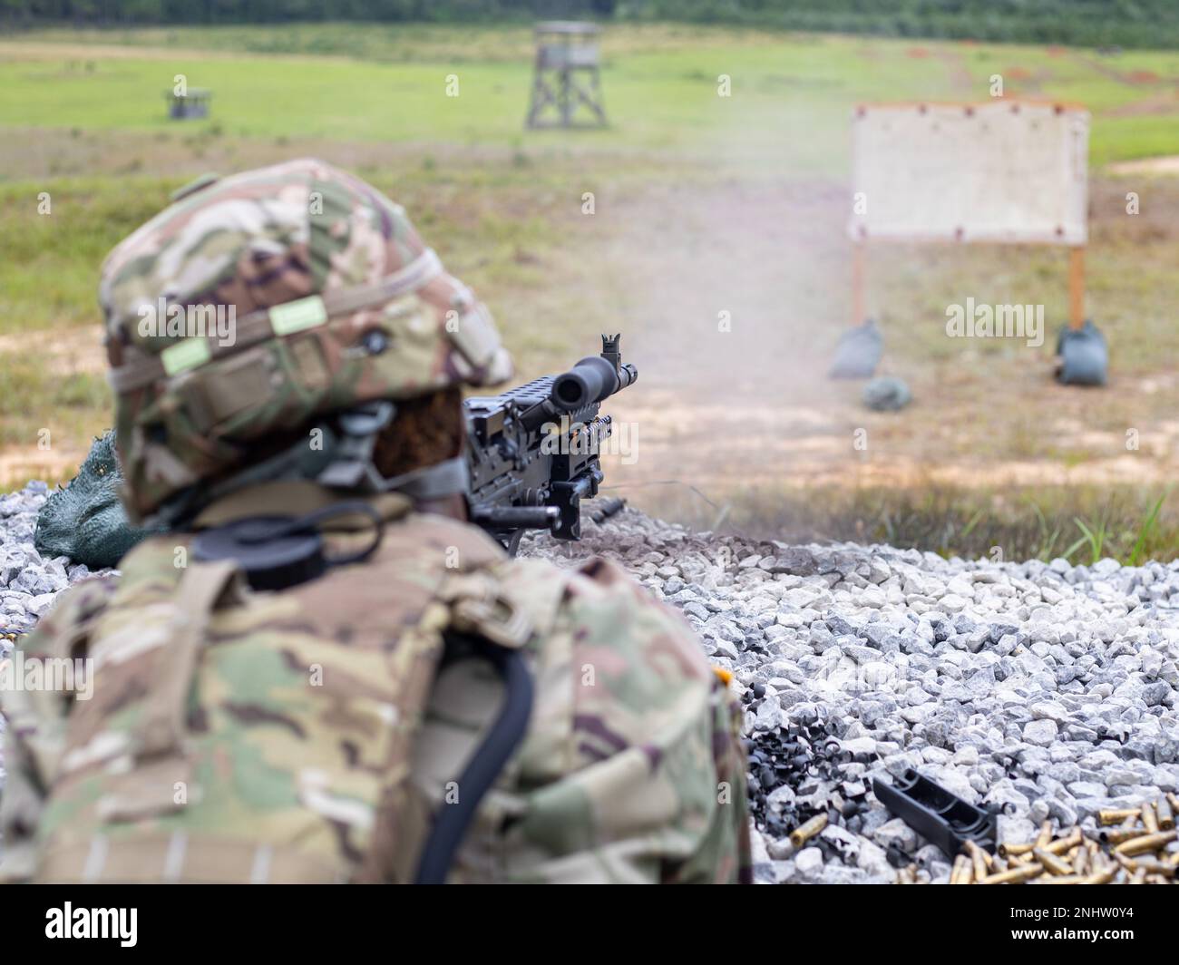 Soldiers with 290th Military Police Brigade conduct M240b machine gun ...