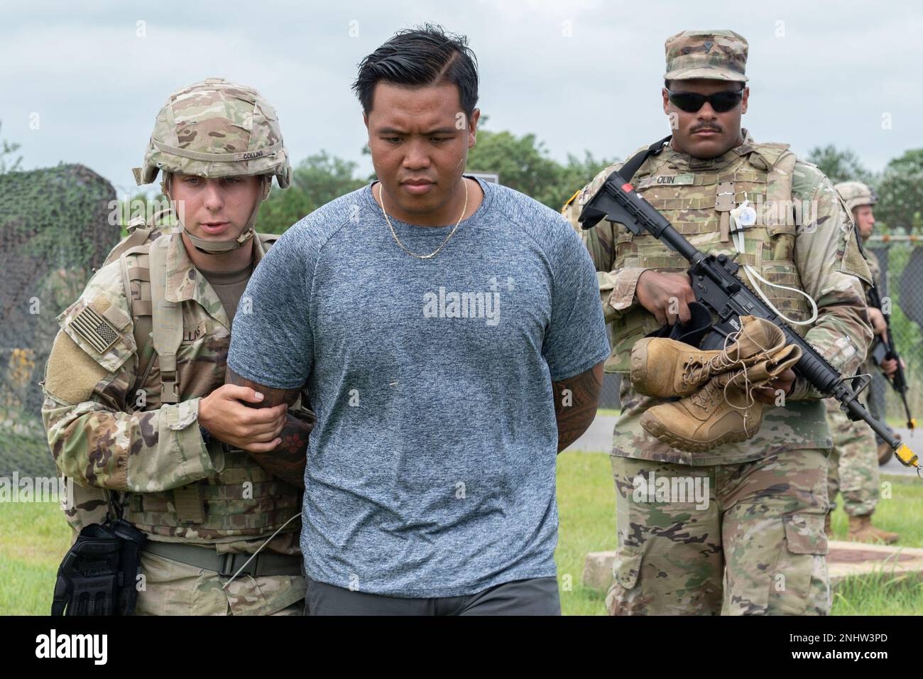 Security frisk hi-res stock photography and images - Alamy