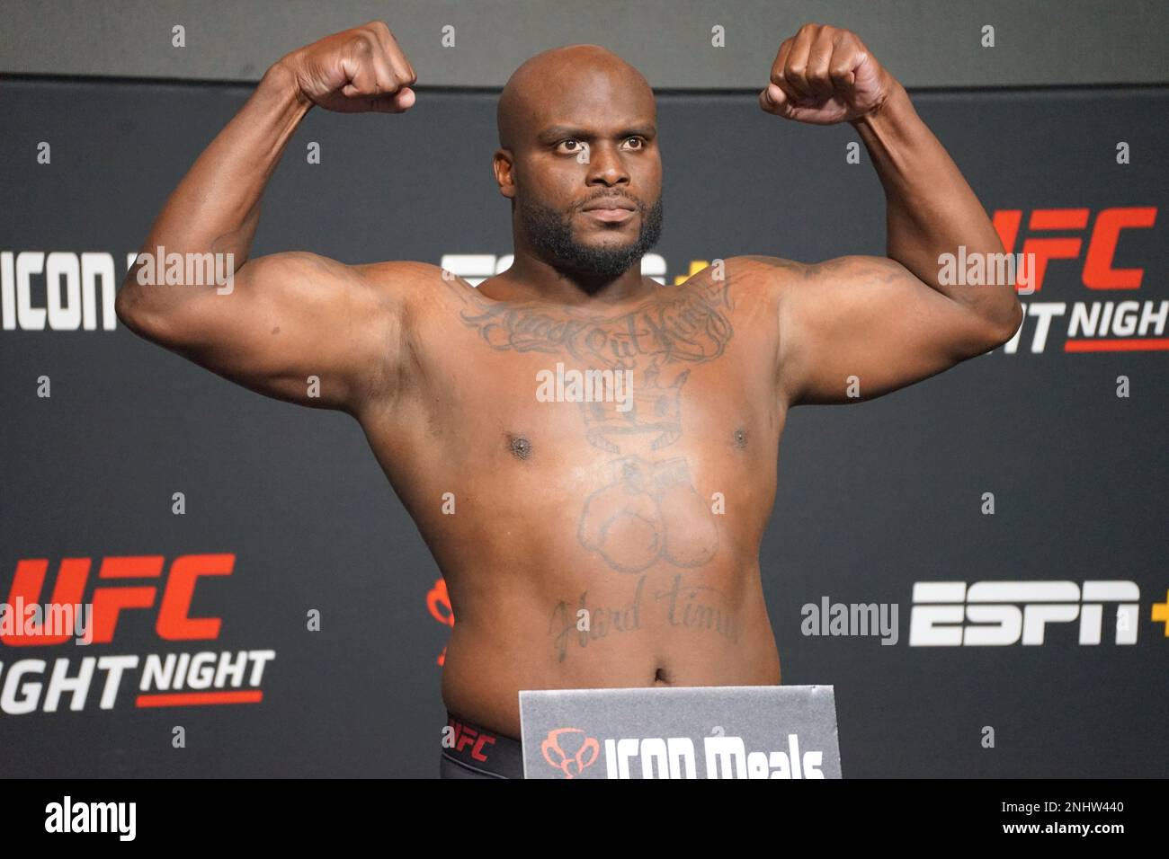 LAS VEGAS, NV - NOVEMBER 18: Derrick Lewis weighs in for their UFC ...