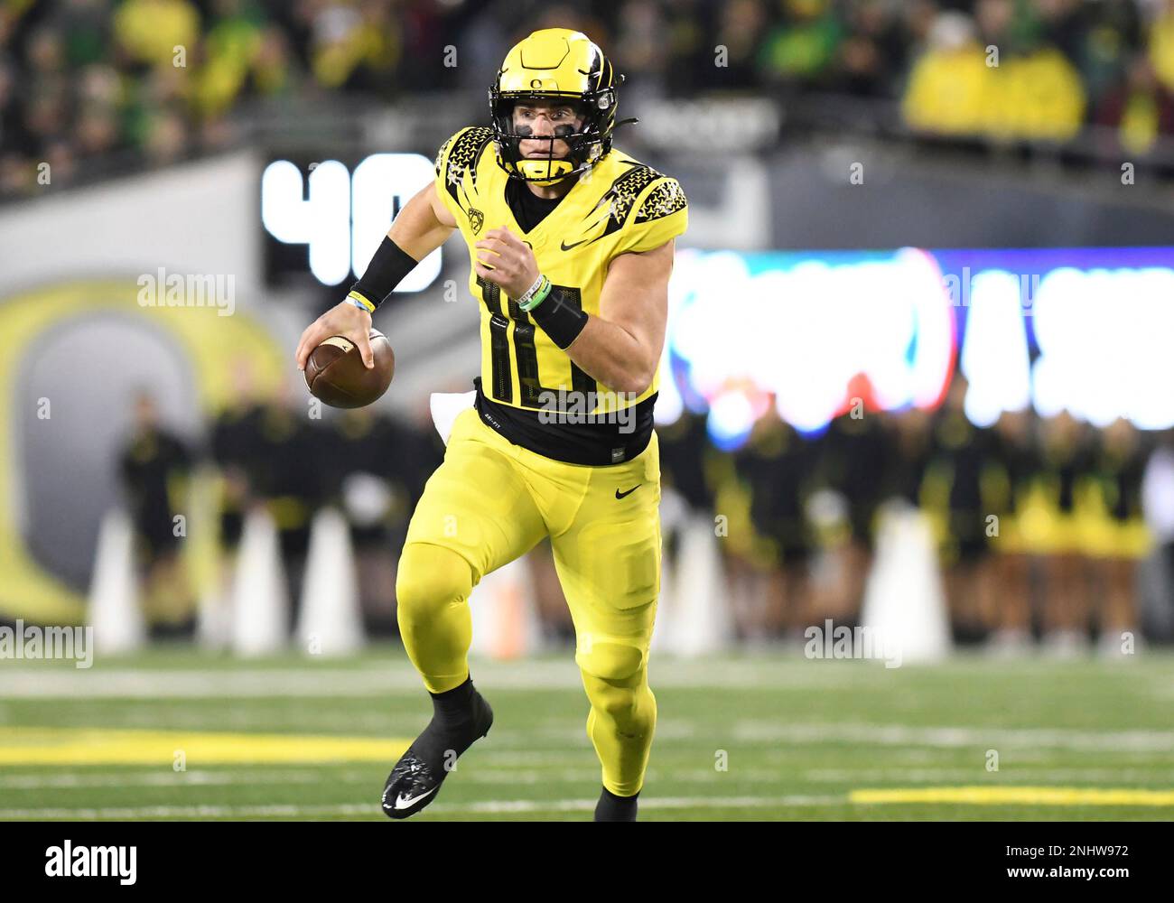 EUGENE, OR - NOVEMBER 12: Oregon Ducks quarterback Bo Nix (10 ...