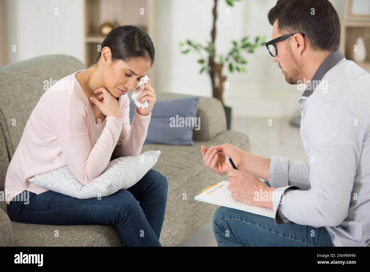 Therapist patient grief hi-res stock photography and images - Alamy