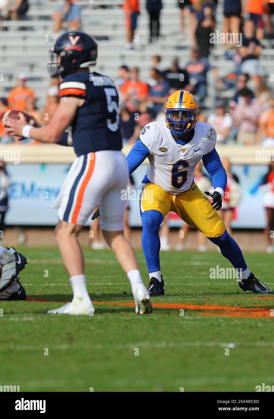 CHARLOTTESVILLE, VA - NOVEMBER 12: Pittsburgh Panthers defensive ...