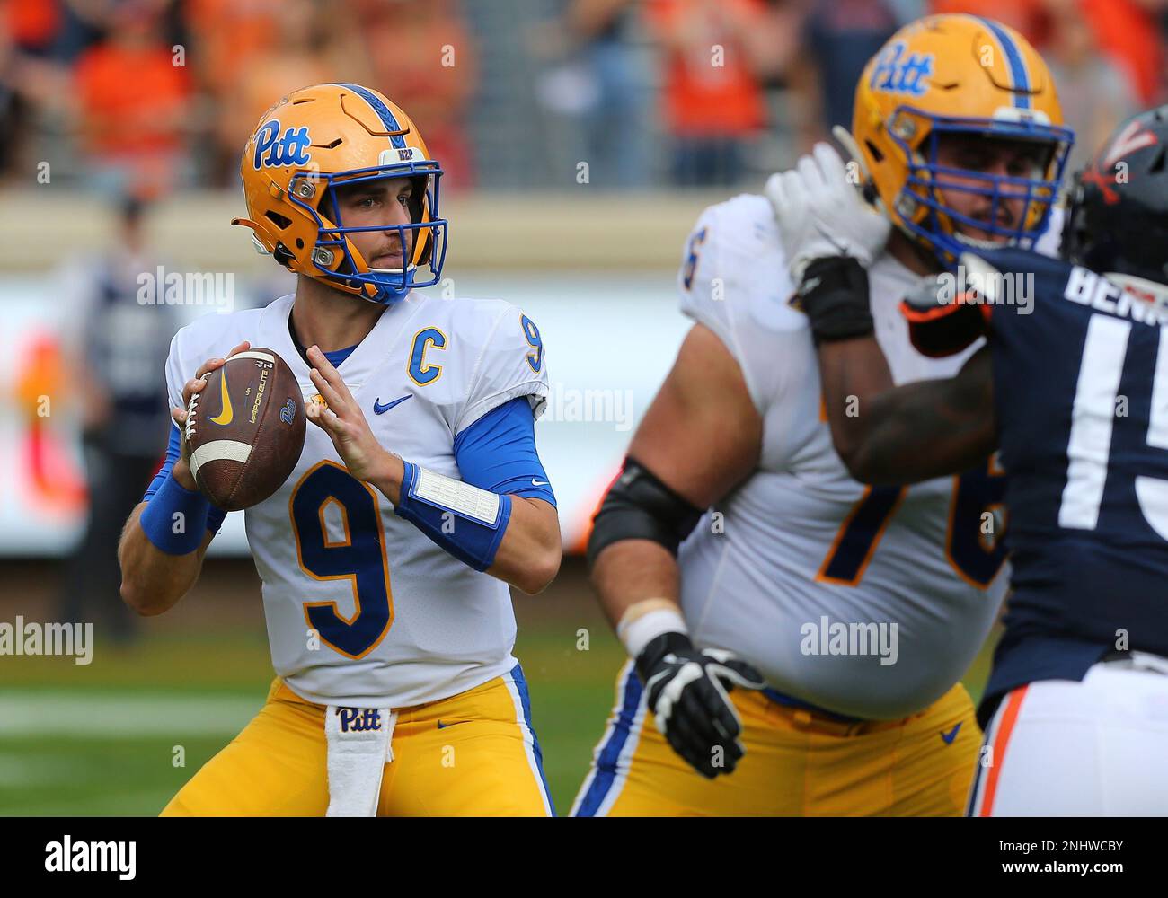 CHARLOTTESVILLE, VA - NOVEMBER 12: Virginia Cavaliers defensive end ...