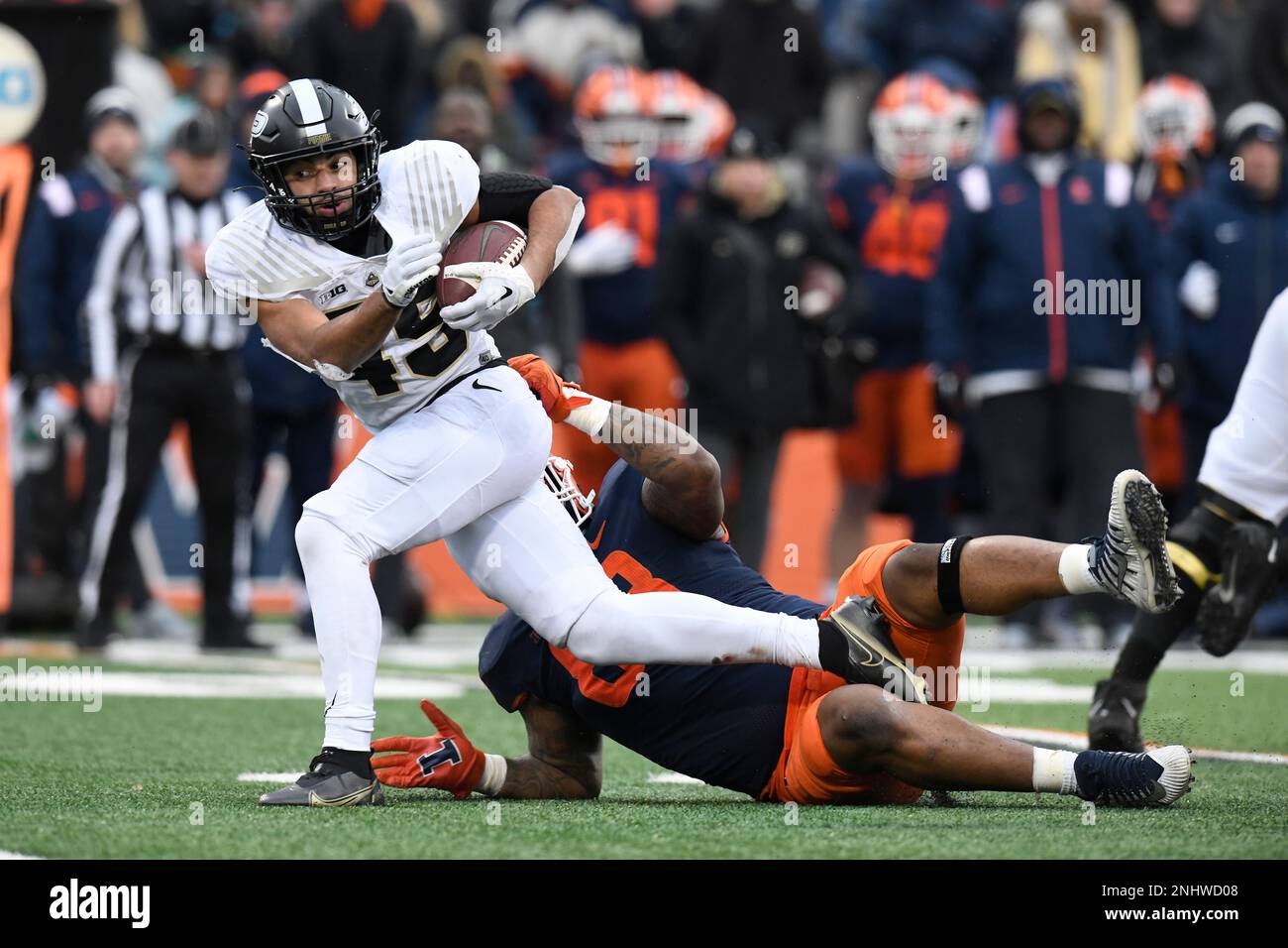 CHAMPAIGN, IL - NOVEMBER 12: Purdue Boilermakers running back Devin ...
