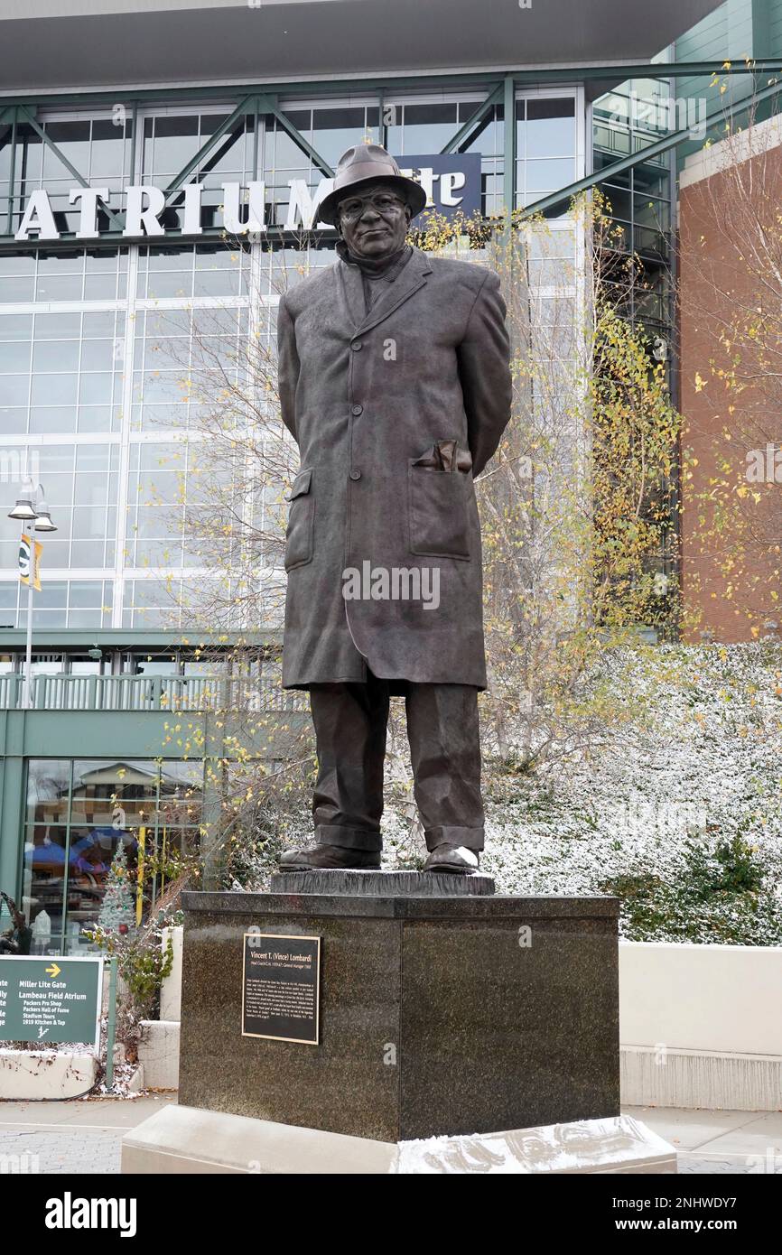 A statue of former Green Bay Packers coach Vince Lombardi in the Bob ...