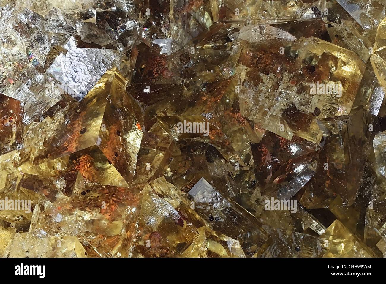 Cubic crystals hi-res stock photography and images - Alamy