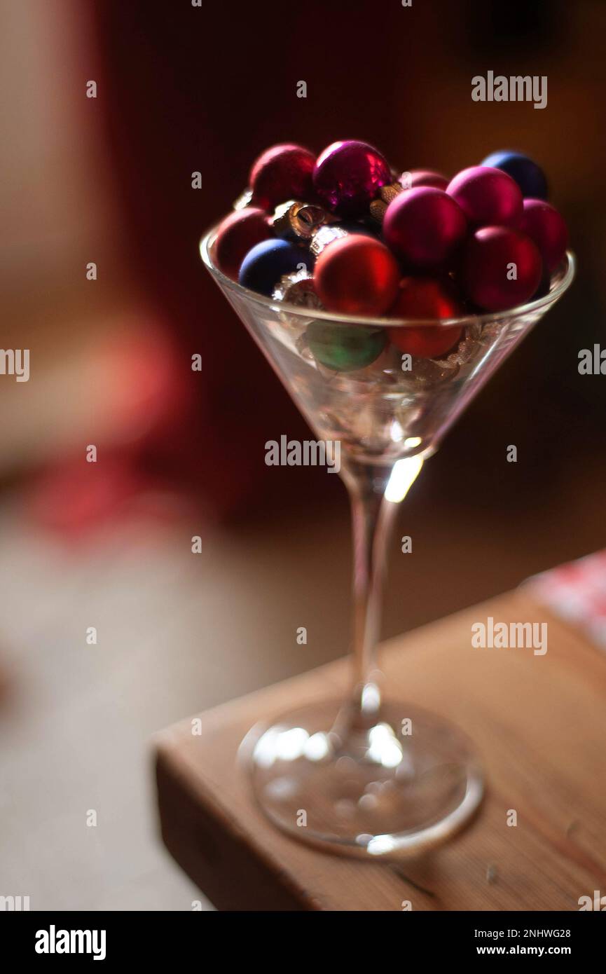 Martini with baubles hi-res stock photography and images - Alamy