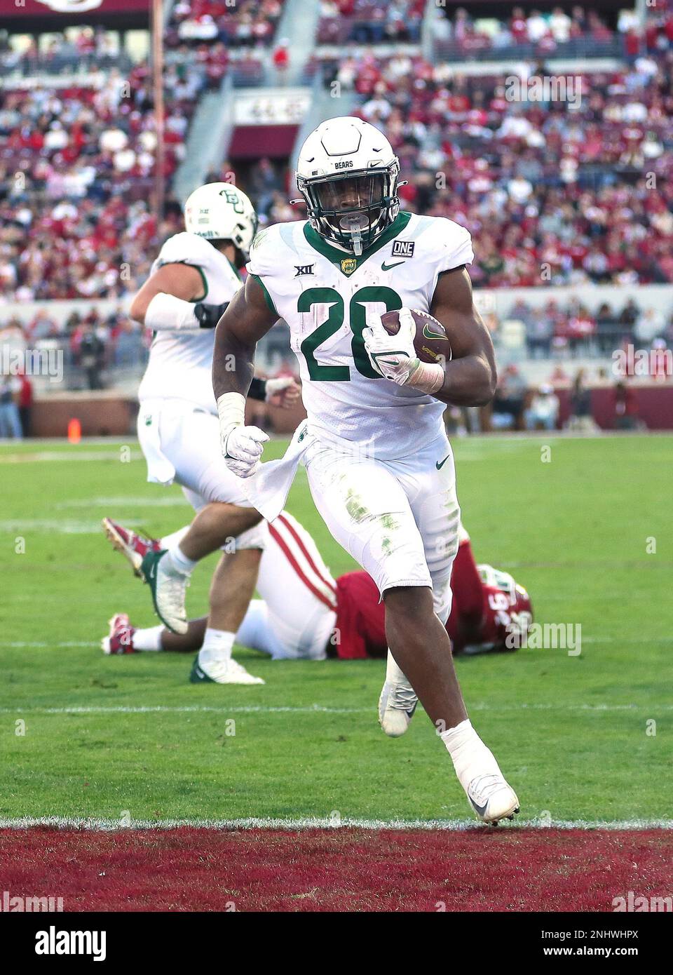 NORMAN, OK - NOVEMBER 05: Baylor Bears RB Qualan Jones (28) on the ...