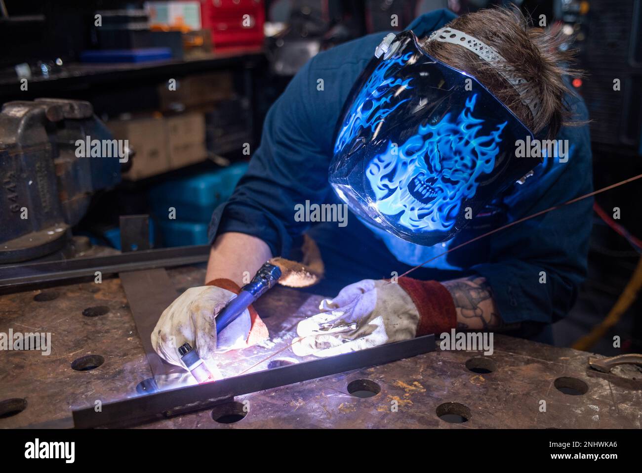 220803-N-UF592-1022 PHILIPPINE SEA (August 3, 2022) Hull Maintenance ...