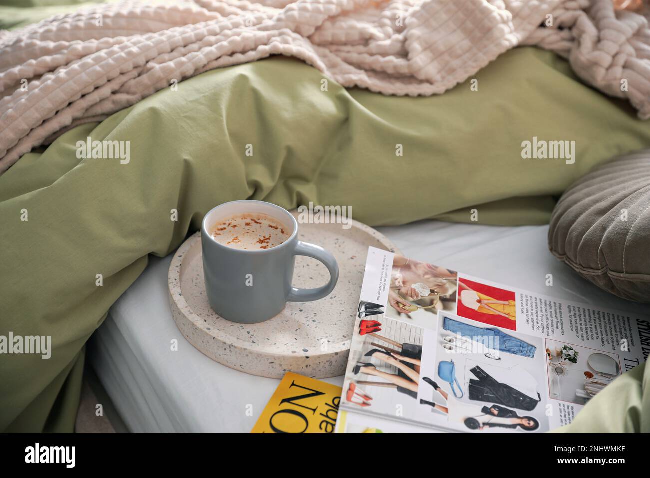 Tray with magazines hi-res stock photography and images - Alamy